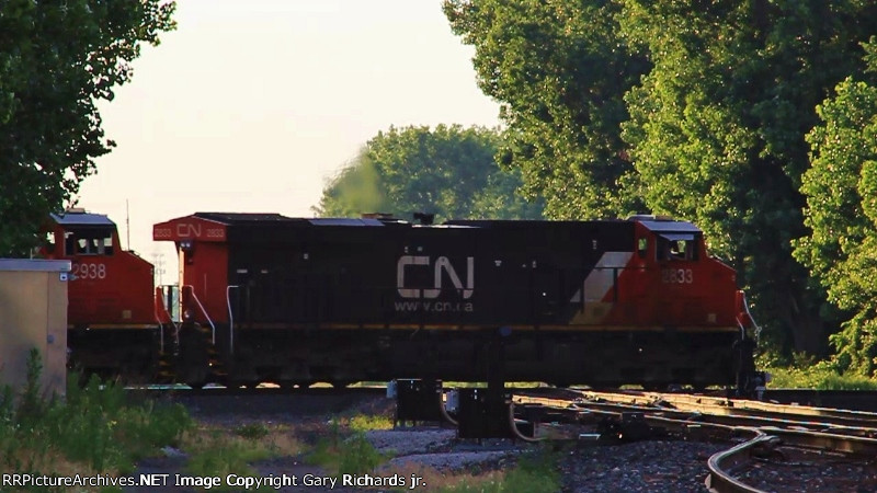 CN 2833 & 2938 meet CSX 263, 129, 242, & 3155